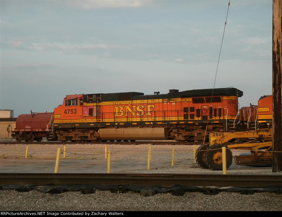 BNSF 4753